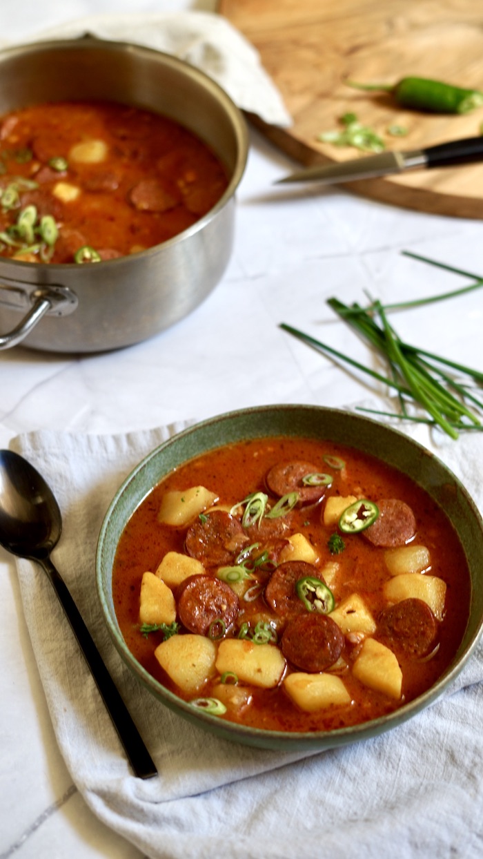 Buřtguláš - guláš z brambor a špekáčků - Kuchařka pro dceru